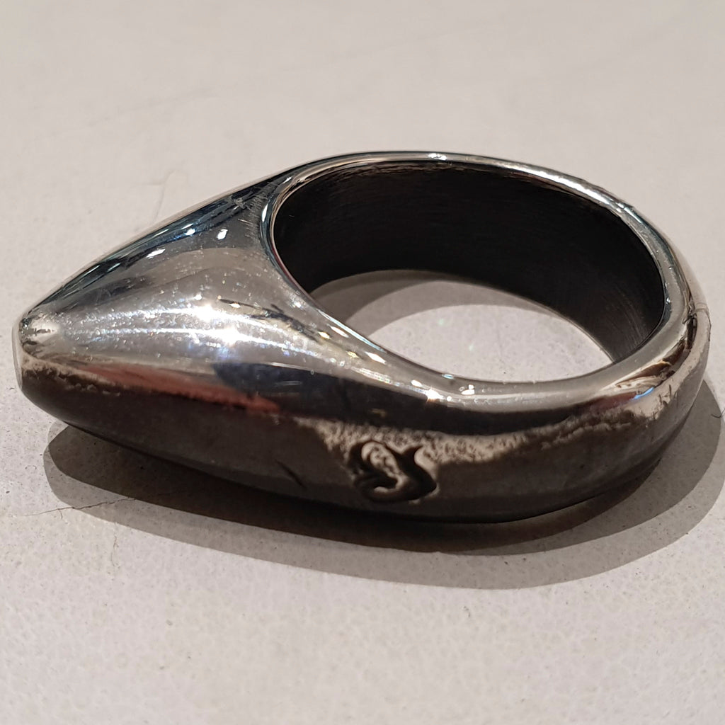 HQM Sterling Silver & One-Side Oxidised 'Thorn' Ring